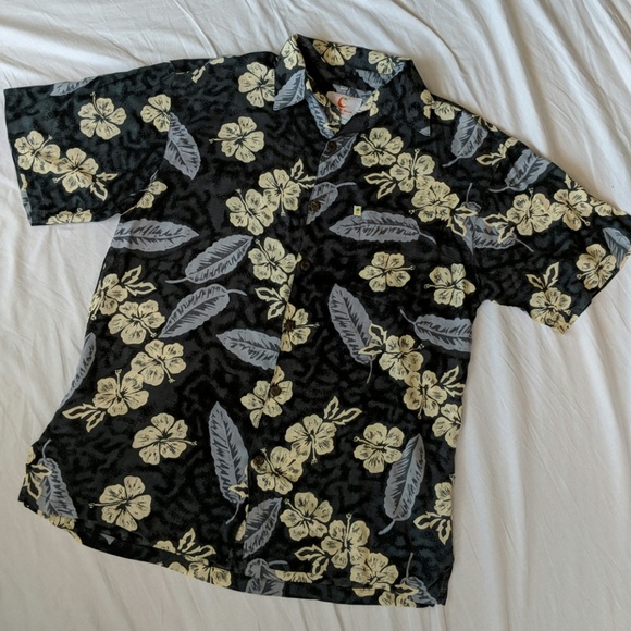 Pineapple Moon Hawaii | Shirts | Pineapple Moon Hawaiian Button Down ...
